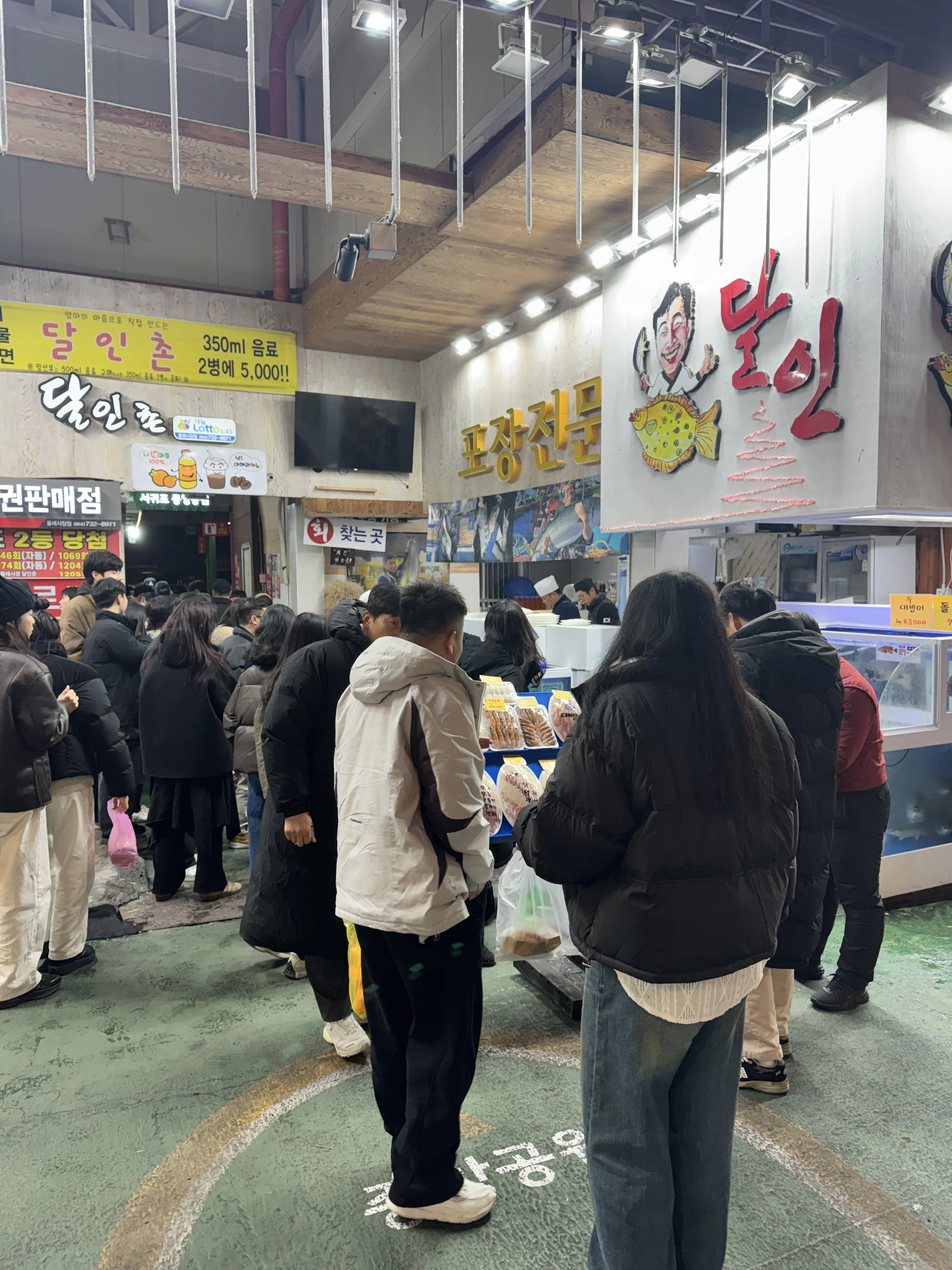 YXL / YB - 올레시장 사람이 바글바글하네요